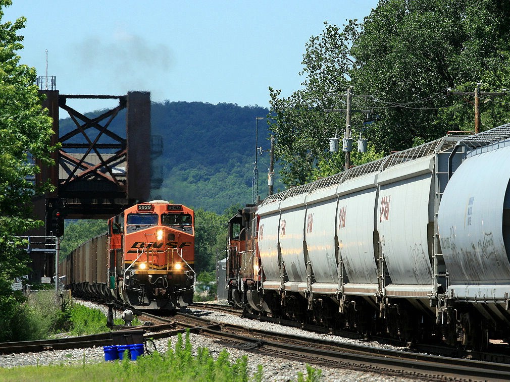 BNSF 5929